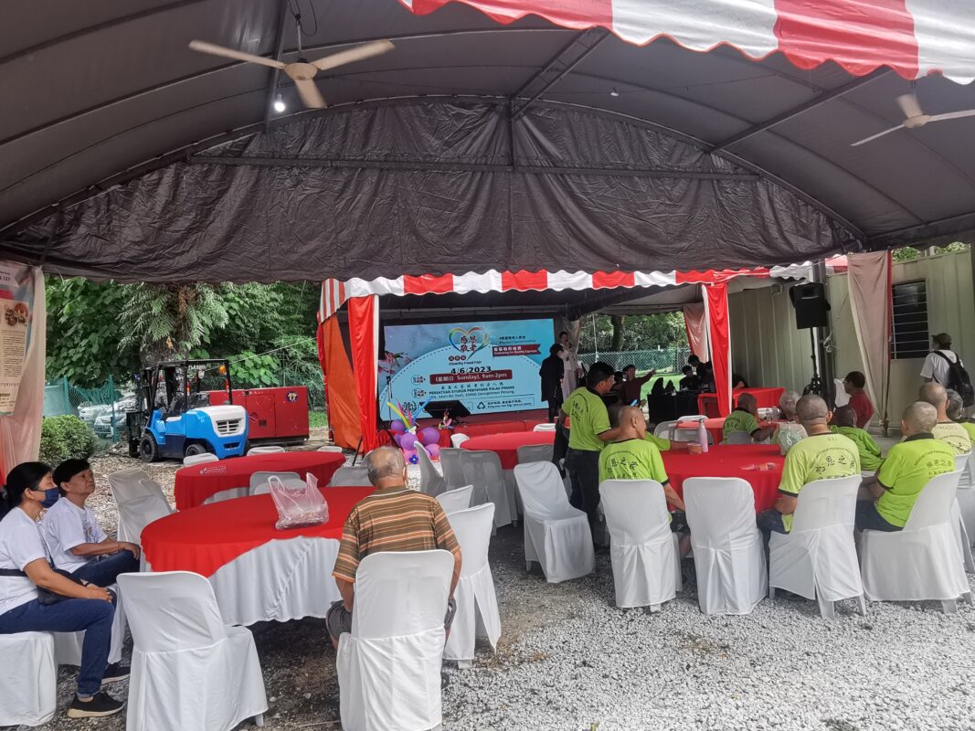 Charity Sales Event Organised by Persatuan Syukur Penyayang Pulau ...